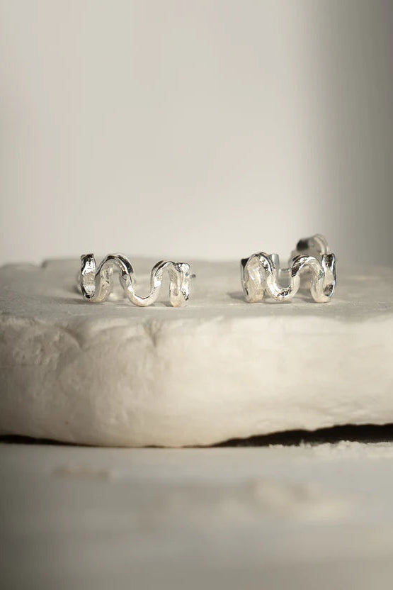 Twirl Hoop Earring Silver – beo